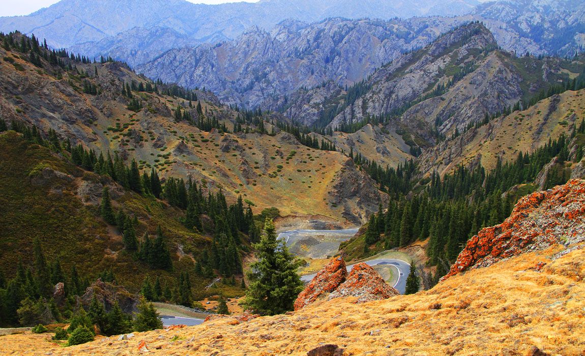 Urumqi Tianshan Grand Canyon Landschaftsbereich – China Reisen